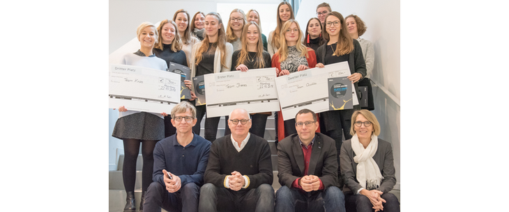 KHS presents design award for germ-free PET bottles to students in Münster