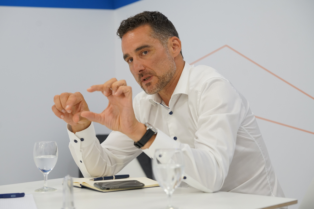 Fit to battle - Side-entry à la Netstal - Presentation of the new PET-LINE